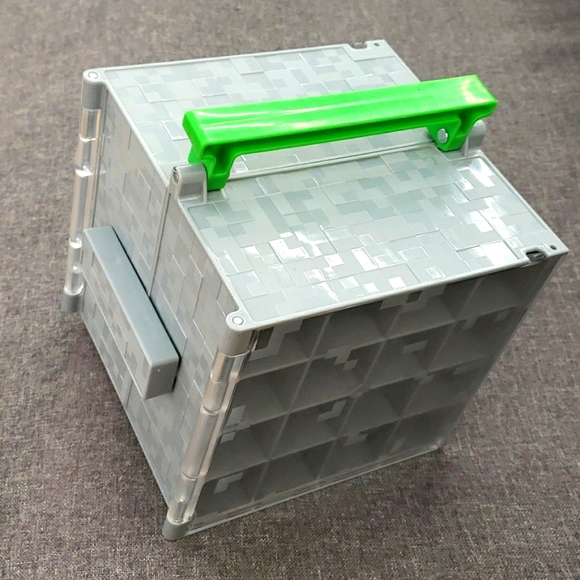 Mattel | Toys | Minecraft Cube Mini Figures Collector Display Case ...